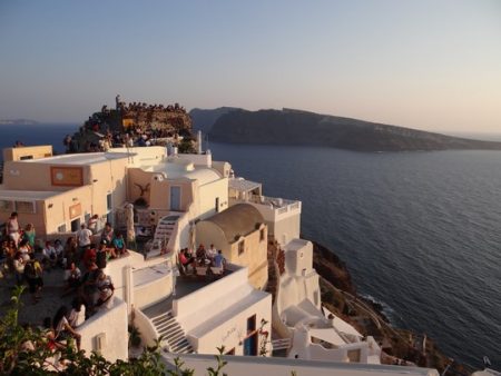 Santorini, acolo unde soarele apune in aplauzele publicului