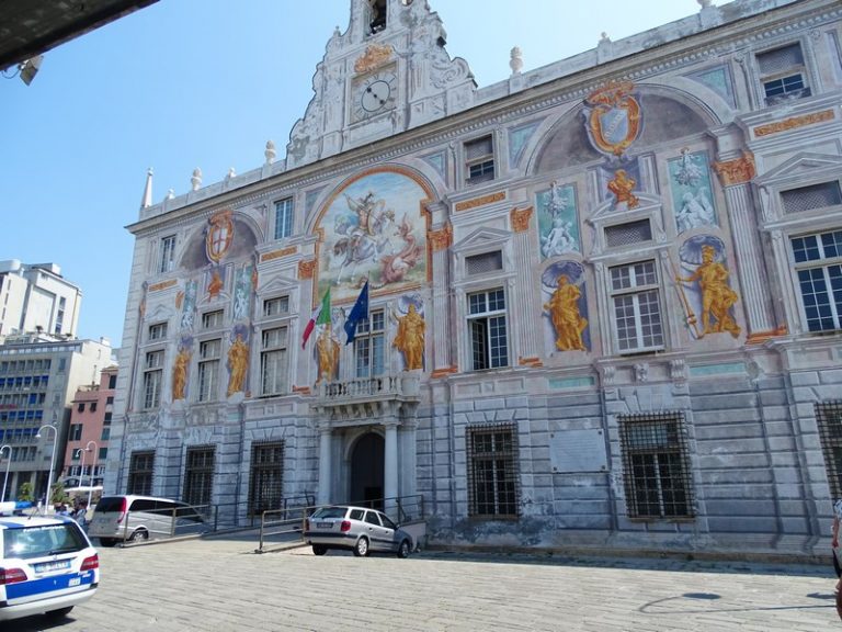 Genova, cel mai mare cartier medieval al Italiei
