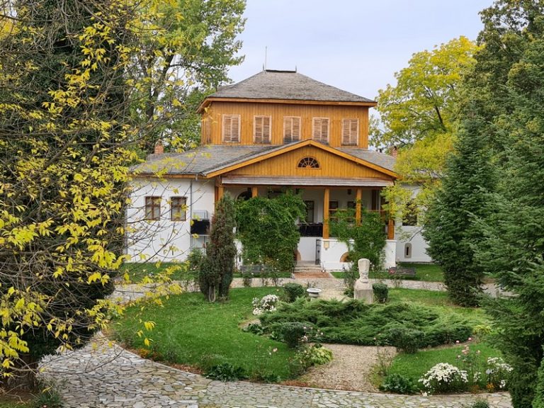 Conace boieresti de langa Pitesti, conacul Bratianu si Golescu